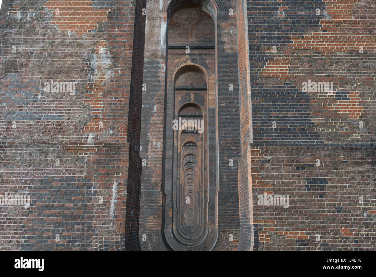Repeating arches from a viaduct Stock Photo - Alamy