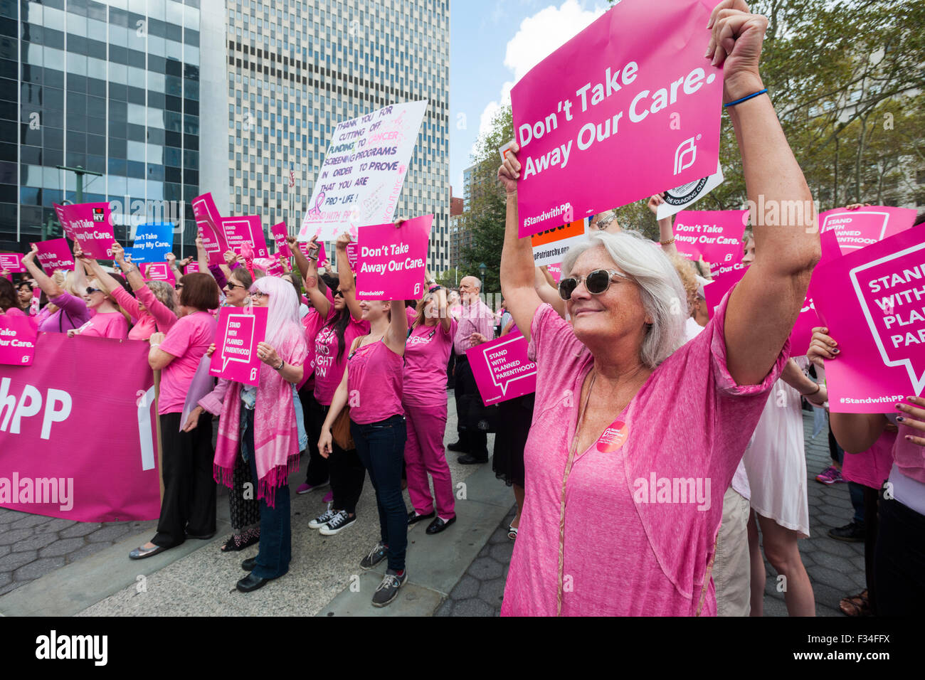 New York, USA. 29th September, 2015. Hundreds of supporters of Planned ...
