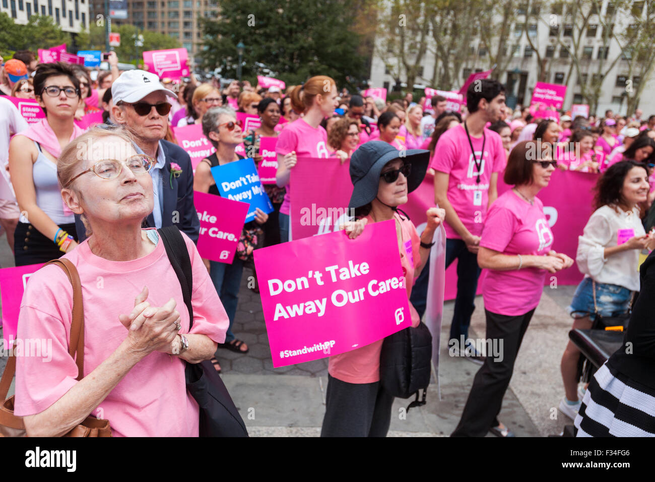 New York, USA. 29th September, 2015. Hundreds of supporters of Planned ...