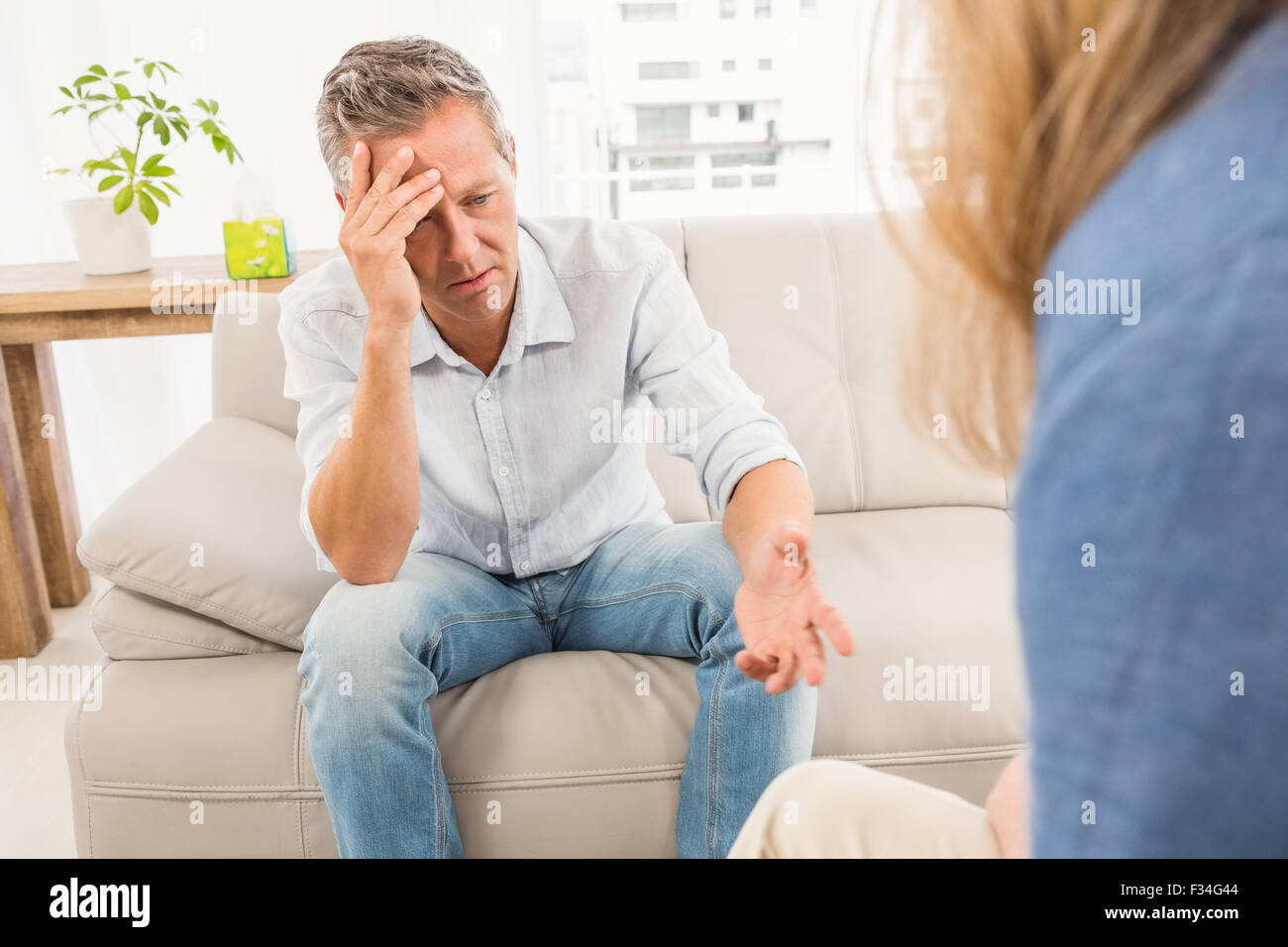Psychiatrist couch man hi-res stock photography and images - Alamy