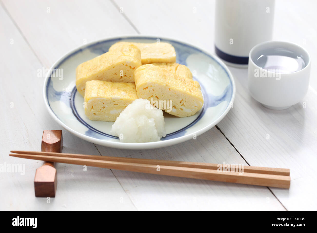 dashimaki tamago, japanese rolled omelette with dashi Stock Photo - Alamy