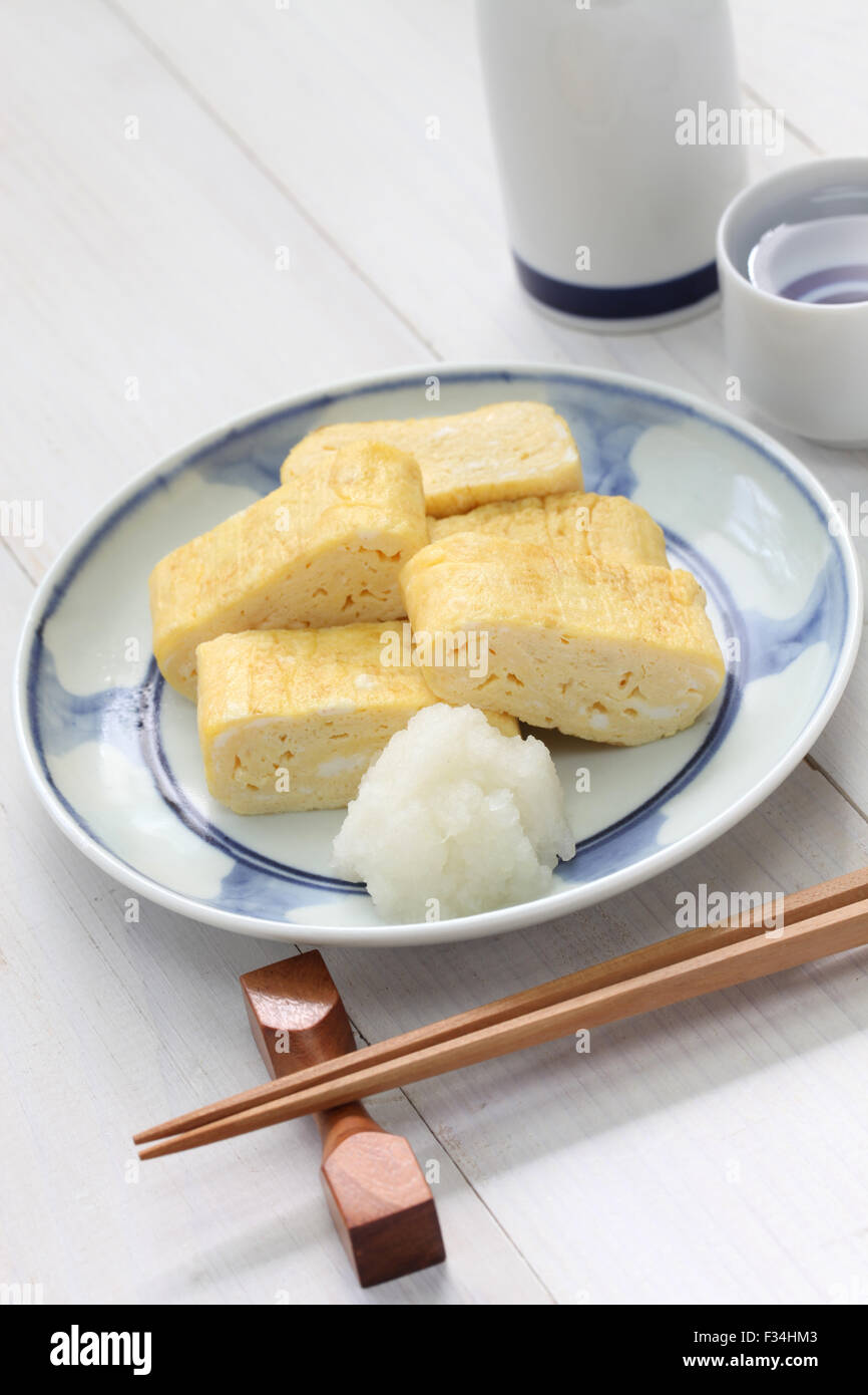 dashimaki tamago, japanese rolled omelette with dashi Stock Photo - Alamy