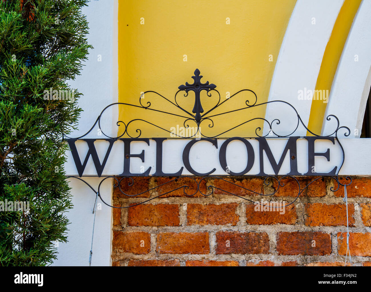 Welcome sign made of steel Stock Photo - Alamy