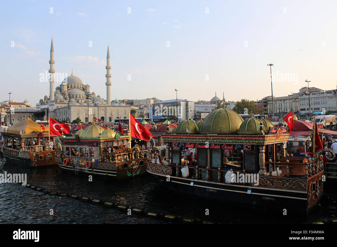 Lahmacun istanbul hi-res stock photography and images - Alamy