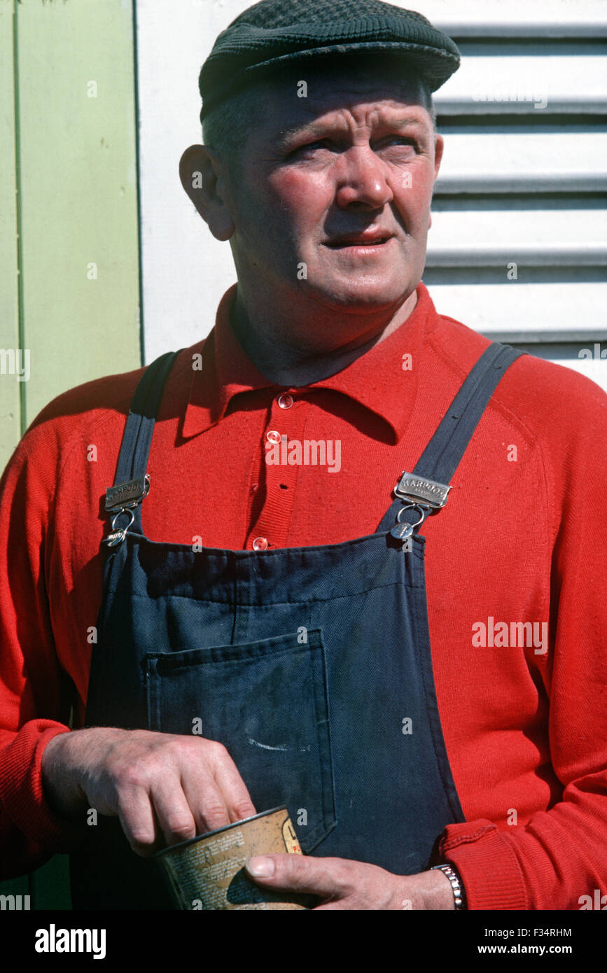 Pigeon fancier, Eastwood, birthplace of D.H.Lawrence, South ...