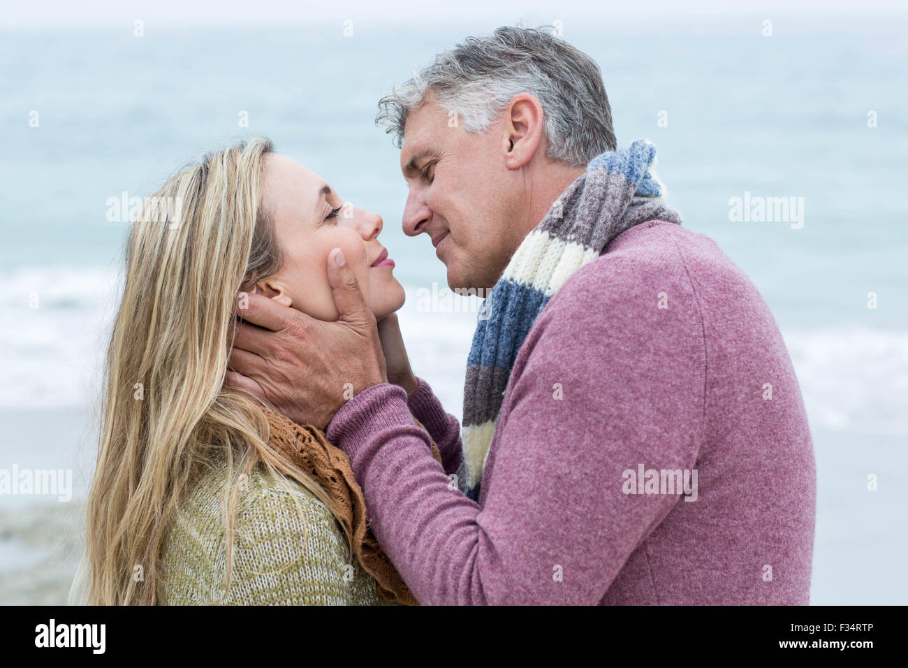 Kiss smiling hi-res stock photography and images - Alamy
