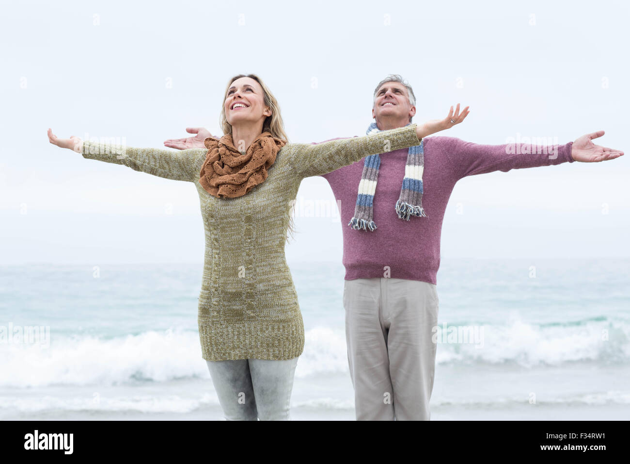 Arms out wide hi-res stock photography and images - Alamy