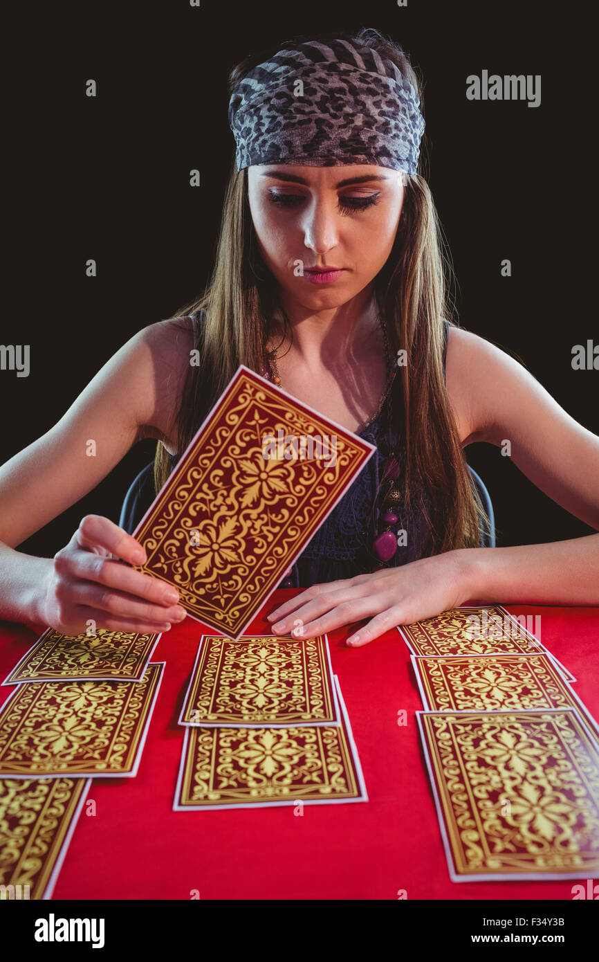 Fortune teller using tarot cards Stock Photo - Alamy