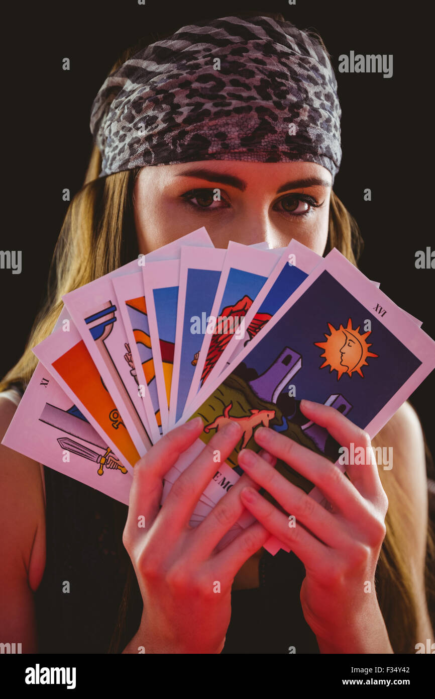 Fortune teller using tarot cards Stock Photo - Alamy