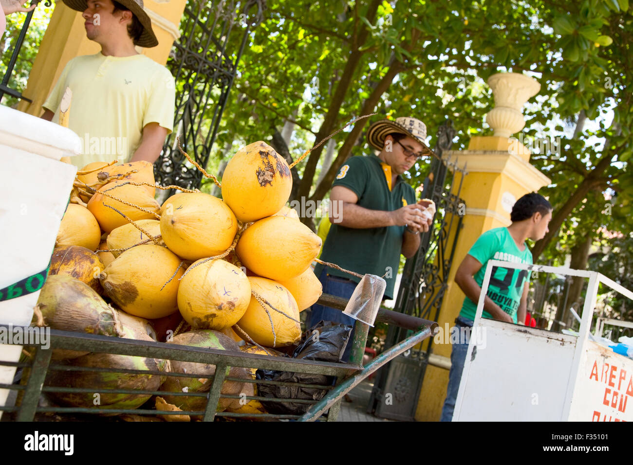 Coconut vendor latin america hi-res stock photography and images - Alamy