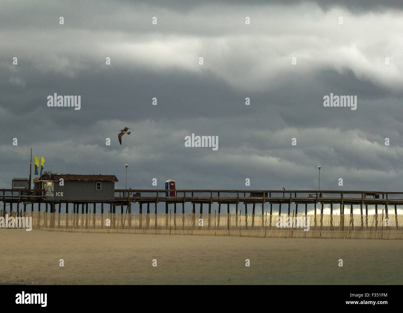 Ocean City Inlet Fishing Pier, at the edge of a storm Stock Photo - Alamy