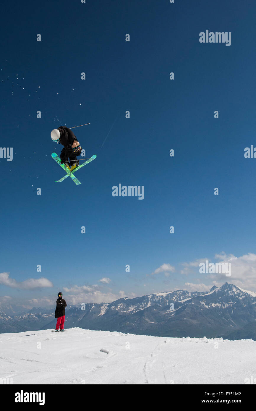 Freestyle Skier High Resolution Stock Photography and Images - Alamy