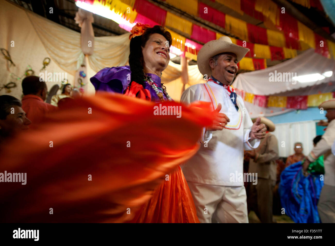 Honduras dance hi-res stock photography and images - Alamy