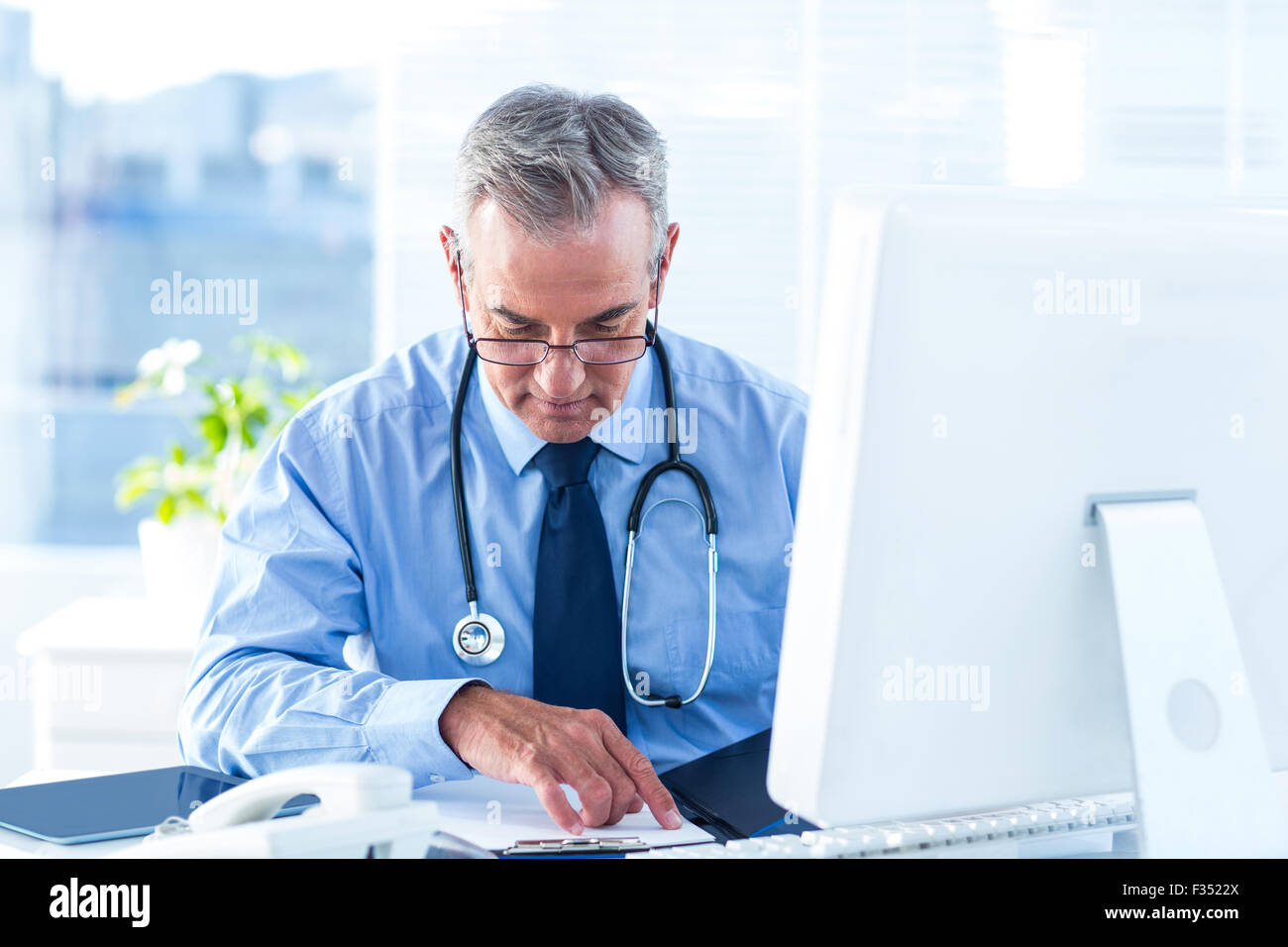 Hospital document hi-res stock photography and images - Alamy