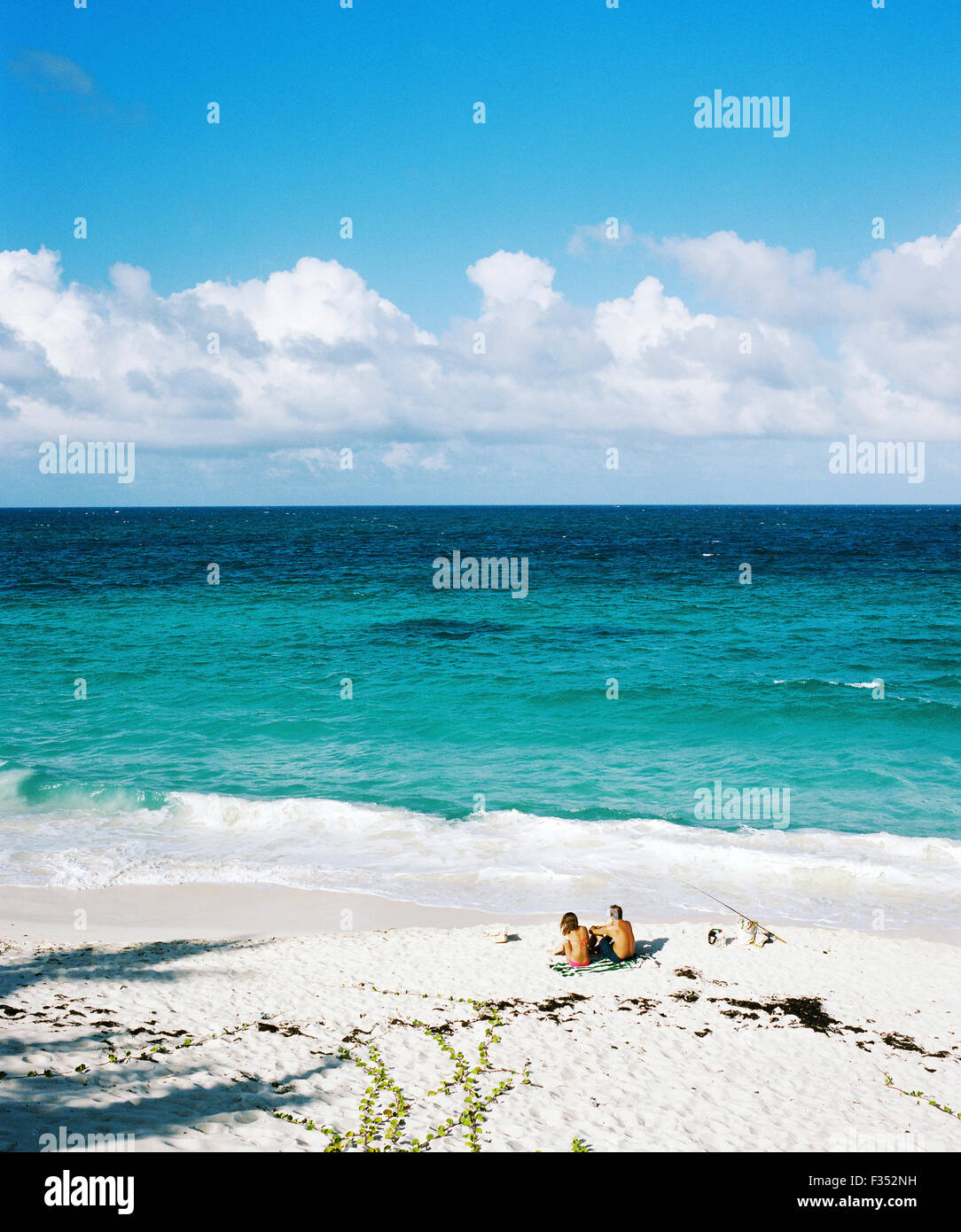 Couple on Bahamas Beach Stock Photo - Alamy