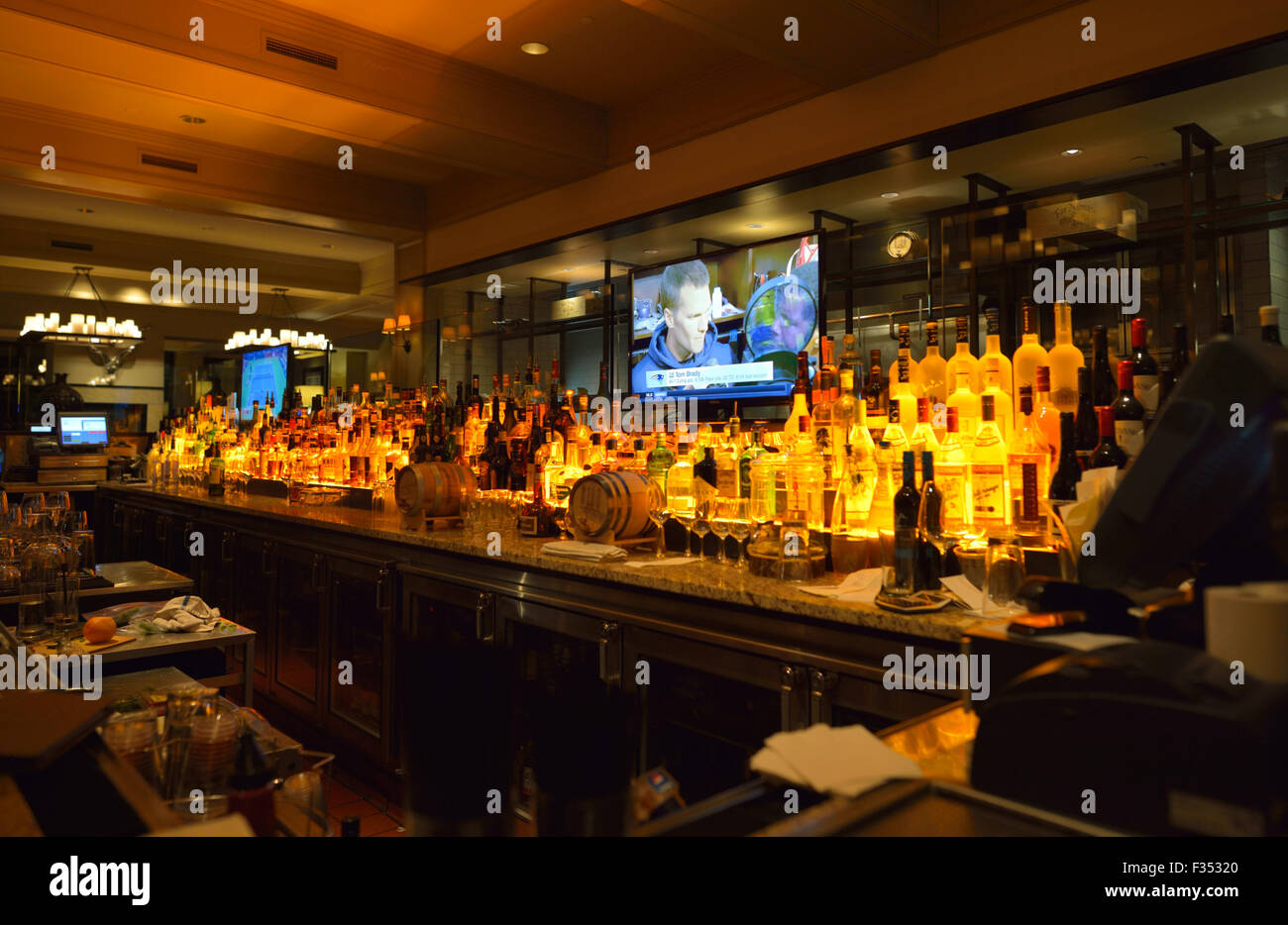 The 8100 Mountainside Bar at the Park Hyatt Beaver Creek, Beaver Creek ...