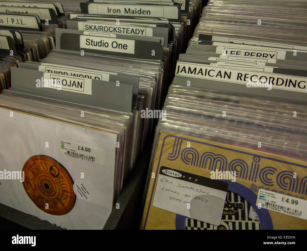 Record shop 1960s hi-res stock photography and images - Alamy