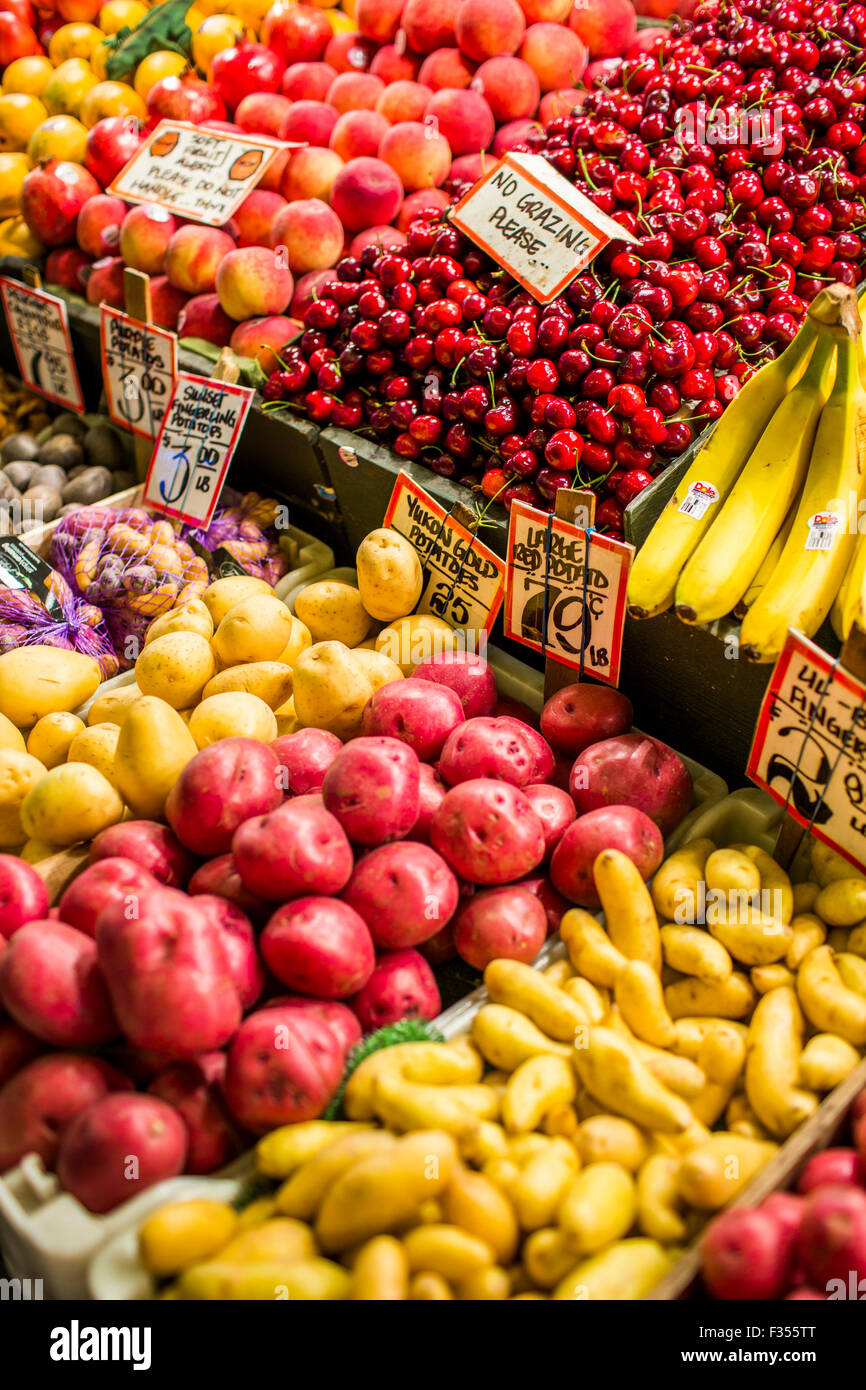 Colorful fruit display hi-res stock photography and images - Alamy