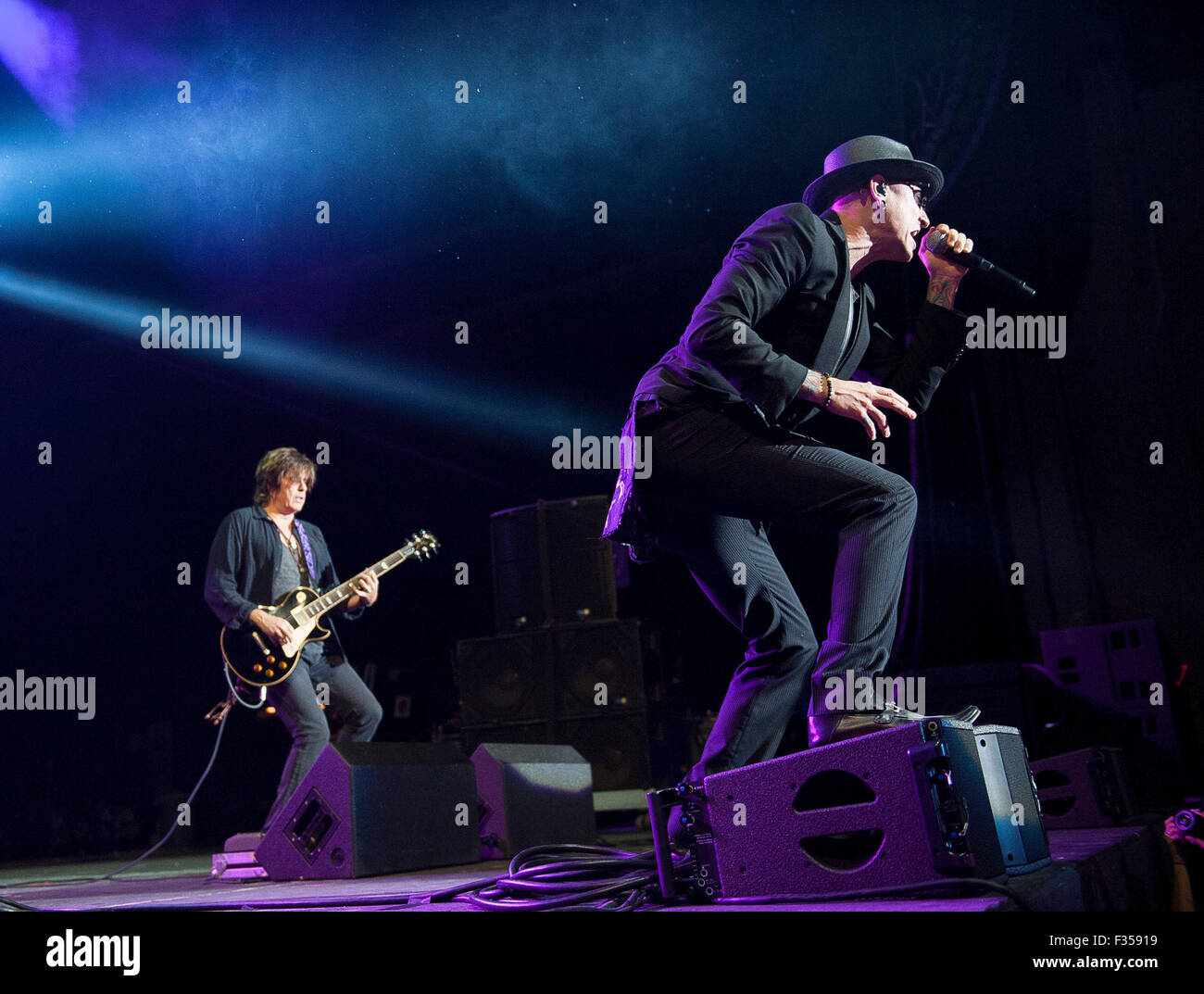 Sep 13, 2015 - Raleigh, North Carolina; USA - Singer CHESTER BENNINGTON ...