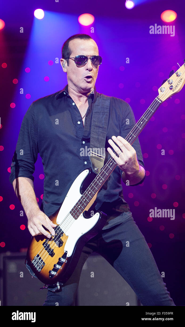 Robert deleo bass hi-res stock photography and images - Alamy
