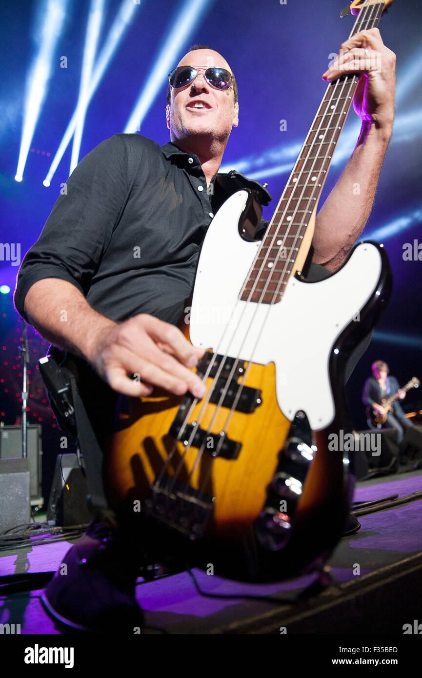 Robert deleo bass hi-res stock photography and images - Alamy