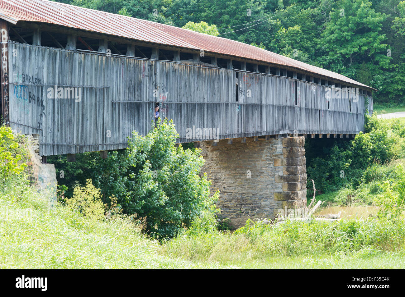 Decaying bridge hi-res stock photography and images - Alamy