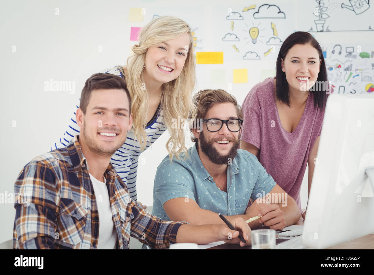 Professionals working computer hi-res stock photography and images - Alamy