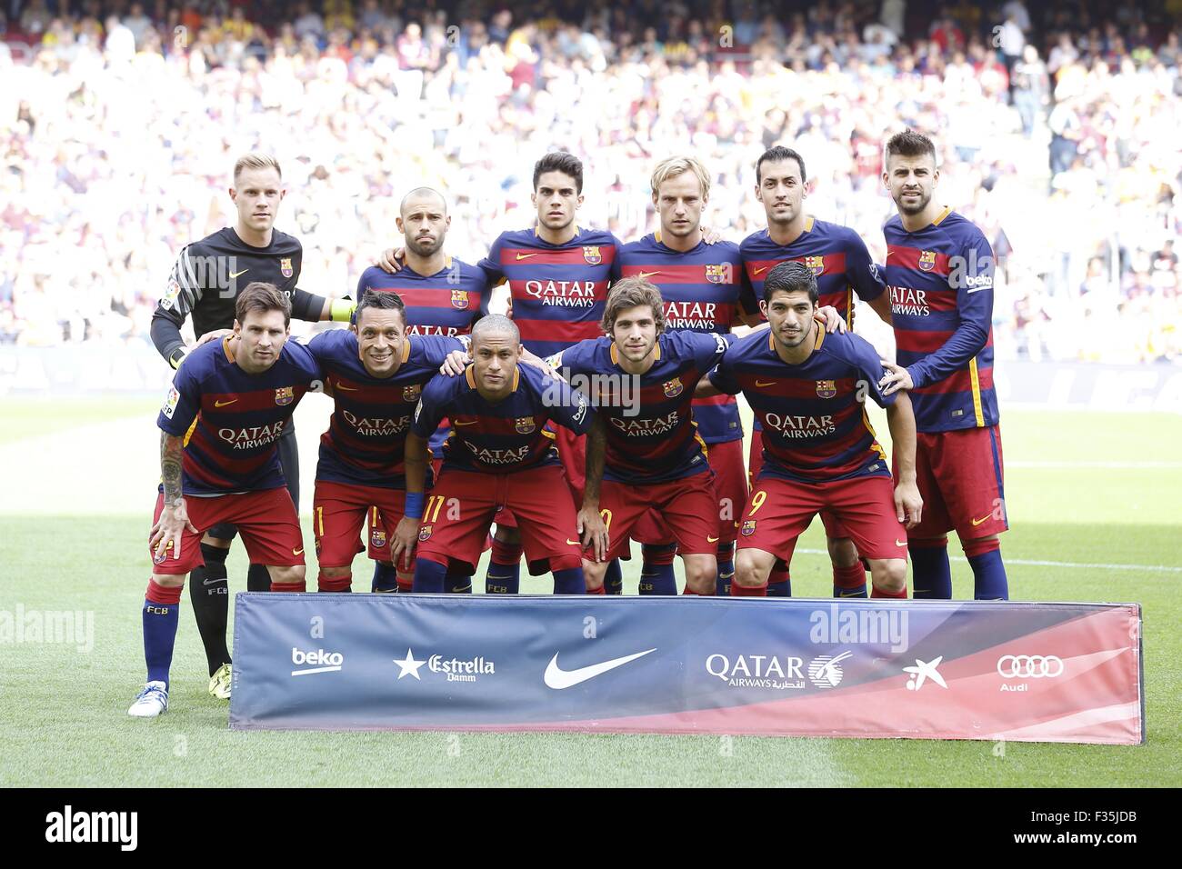 Barcelona, Spain. 26th Sep, 2015. Barcelona team group line-up ...