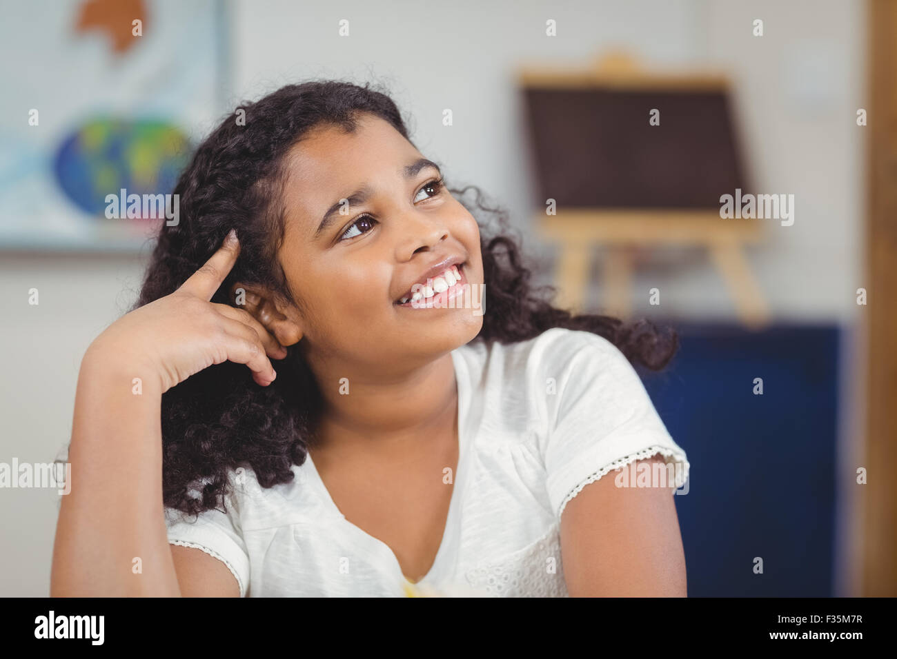 Child daydreaming classroom hi-res stock photography and images - Alamy