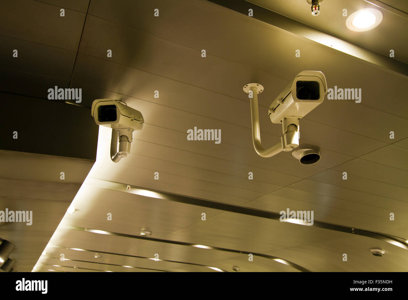Ceiling cam hi-res stock photography and images - Alamy