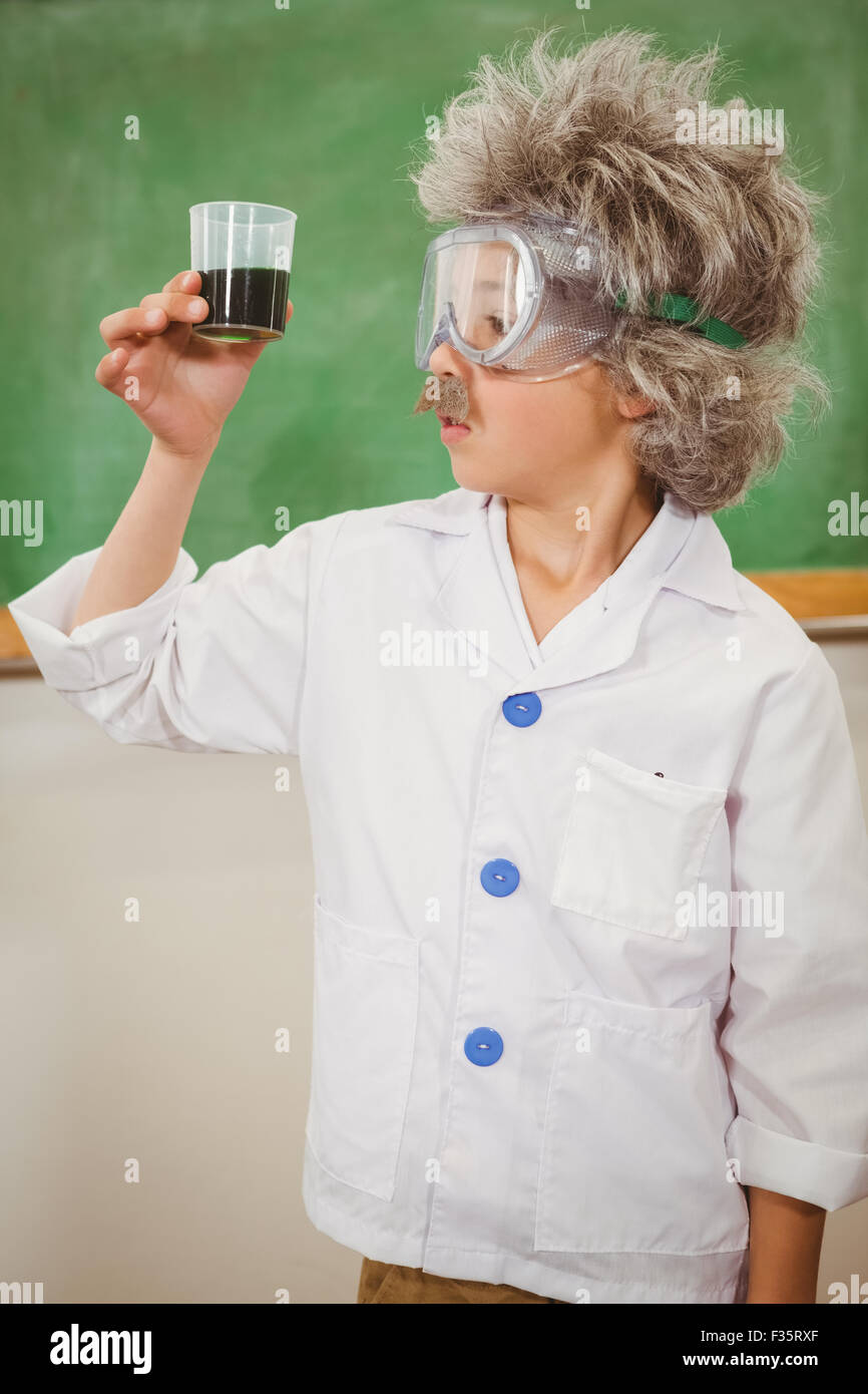 Child scientist beaker hi-res stock photography and images - Alamy