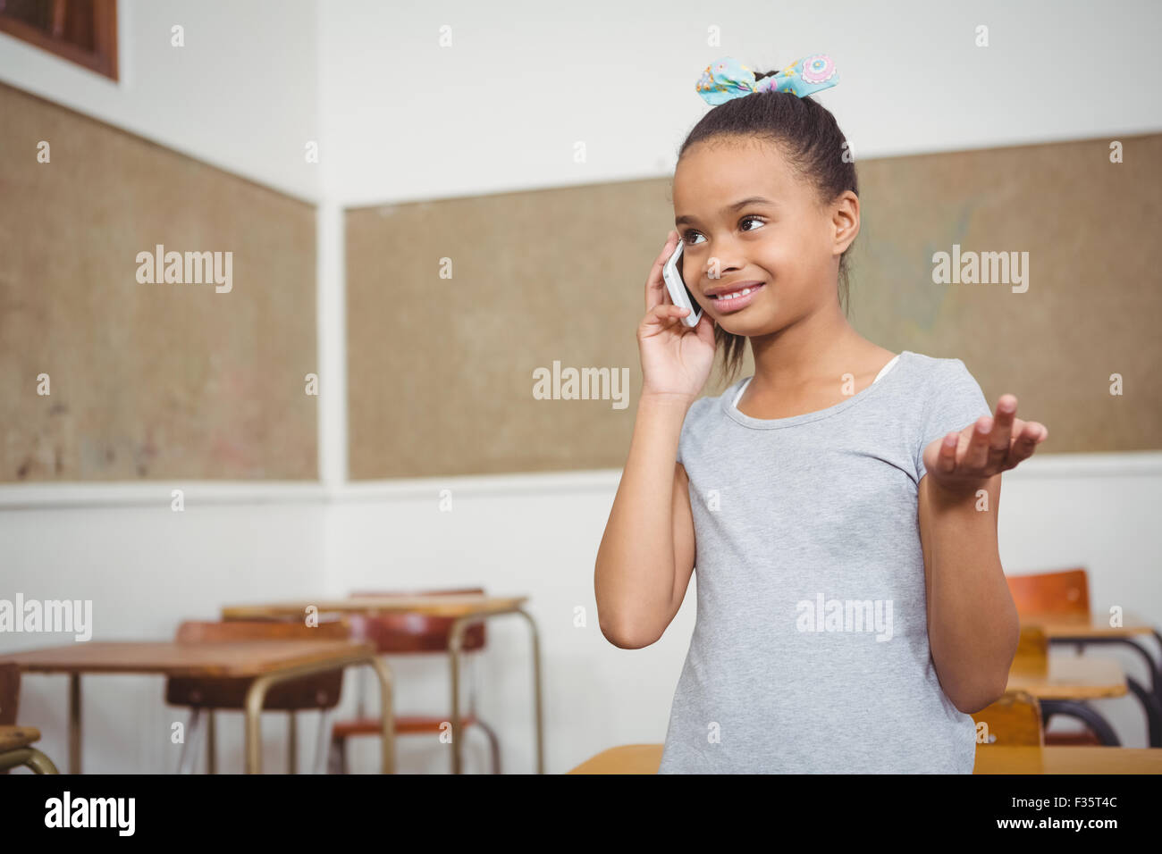 Mobile use in class hi-res stock photography and images - Alamy