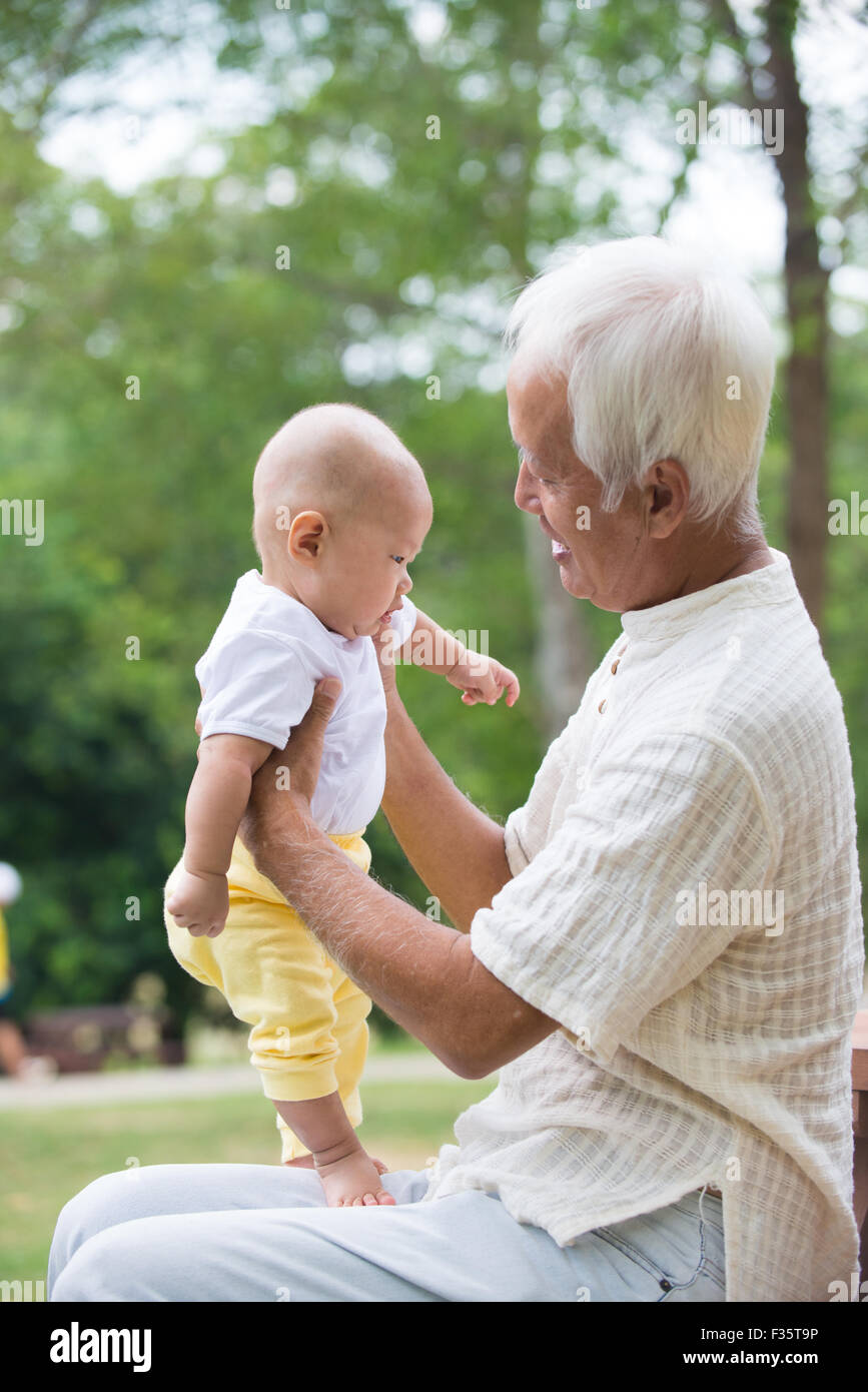 Asian grandpa hi-res stock photography and images - Alamy