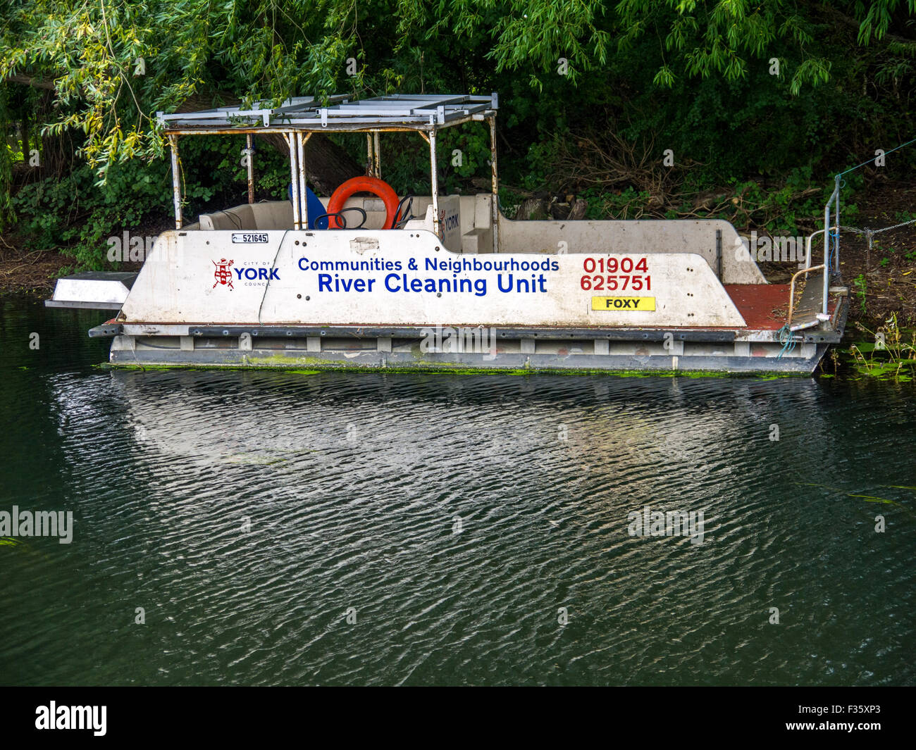 Cleaning boat hi-res stock photography and images - Alamy