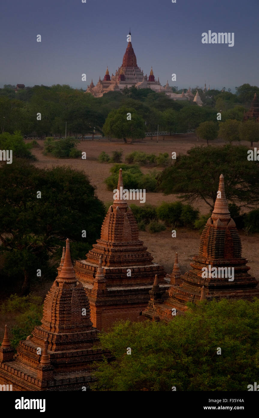 Bagan temples pagodas view myanmar hi-res stock photography and images ...