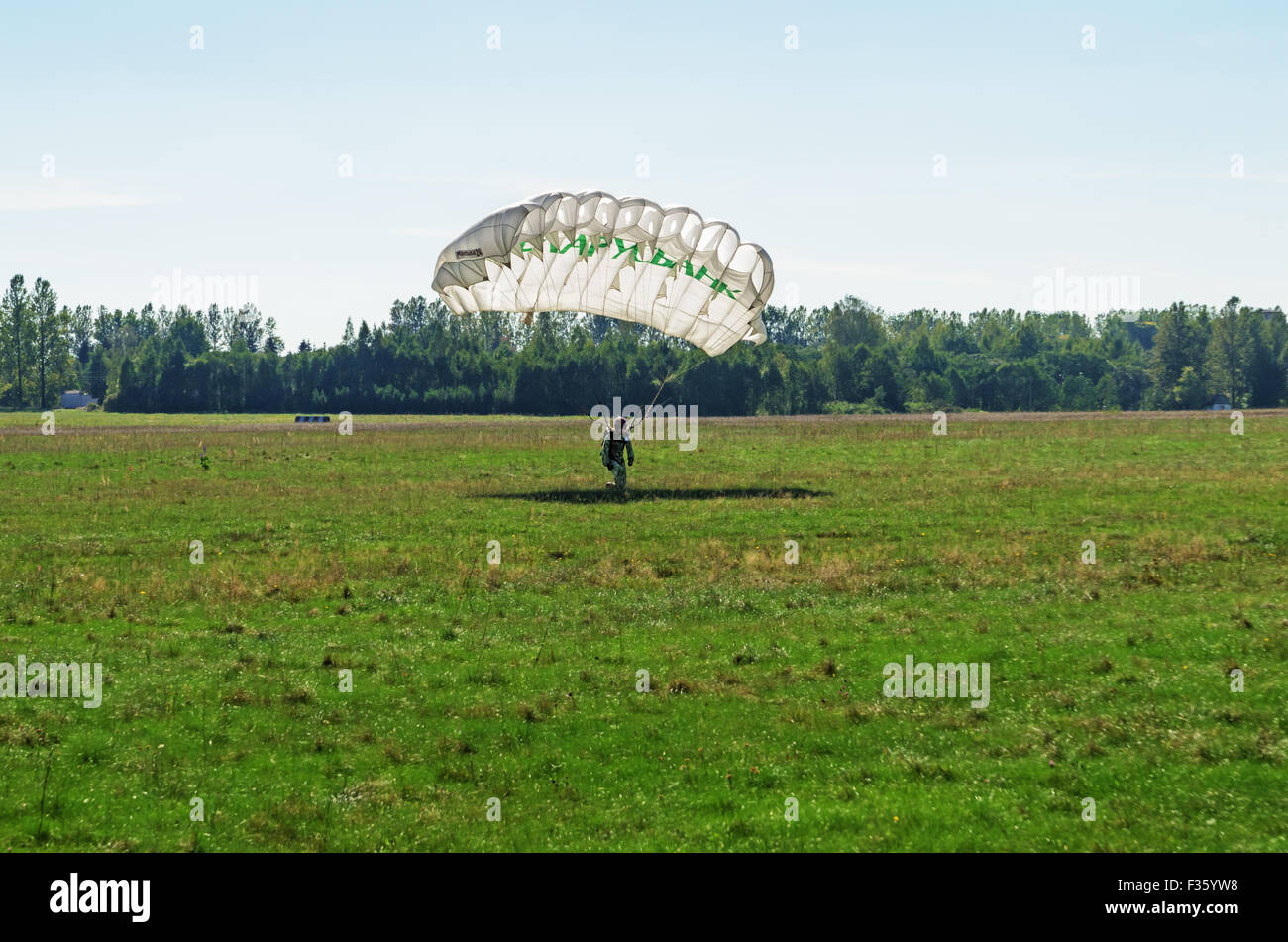 Parachutists - 2014. Landing Stock Photo - Alamy