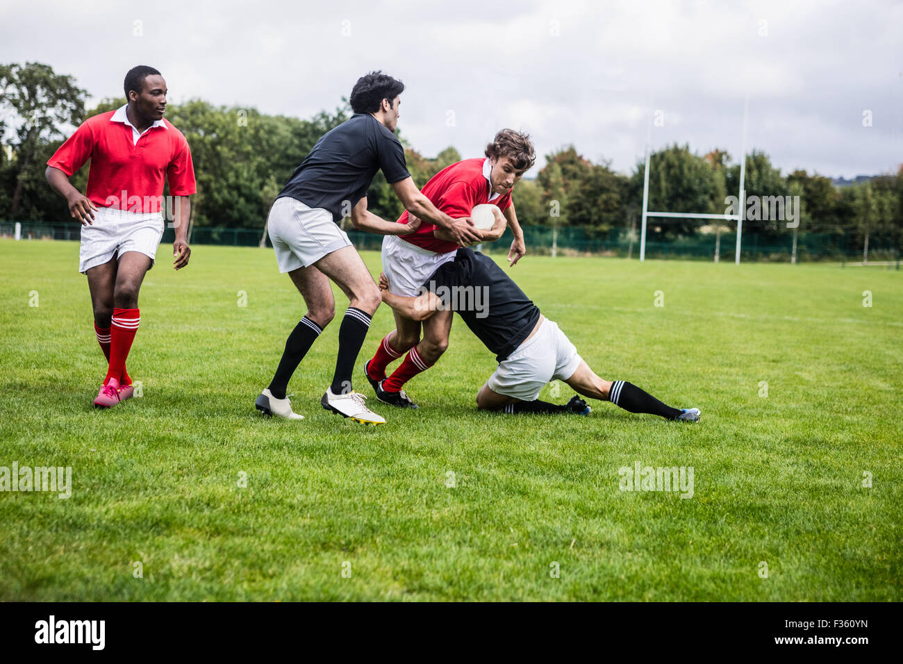 Rugby players tackling hi-res stock photography and images - Alamy