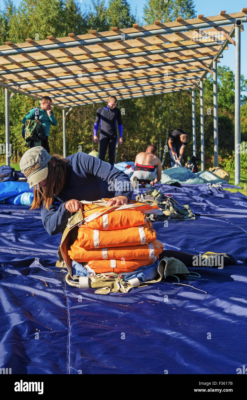 Parachutists - 2014. Packing of parachutes Stock Photo - Alamy