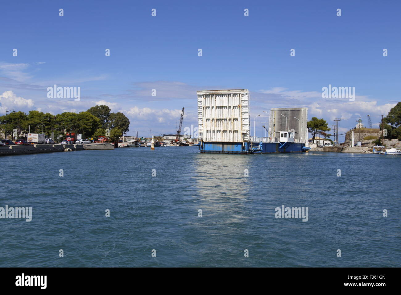 Floating bridge hi-res stock photography and images - Alamy