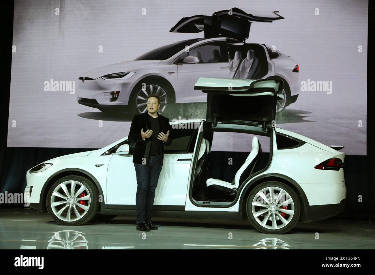 Fremont, USA. 29th Sep, 2015. Tesla CEO Elon Musk introduces the falcon ...