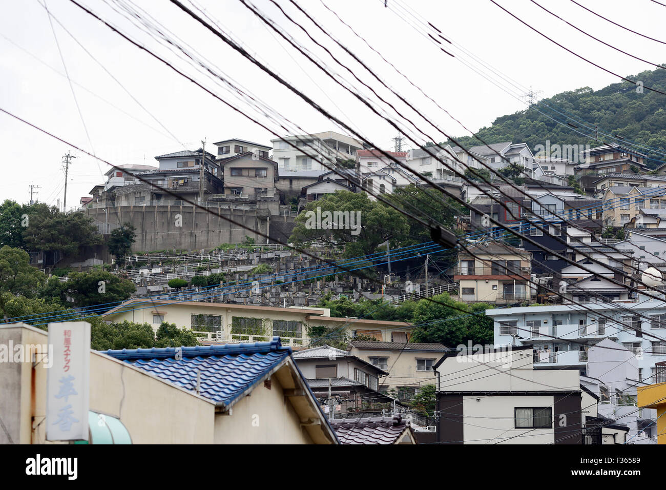 Japan cemetery houses hi-res stock photography and images - Alamy