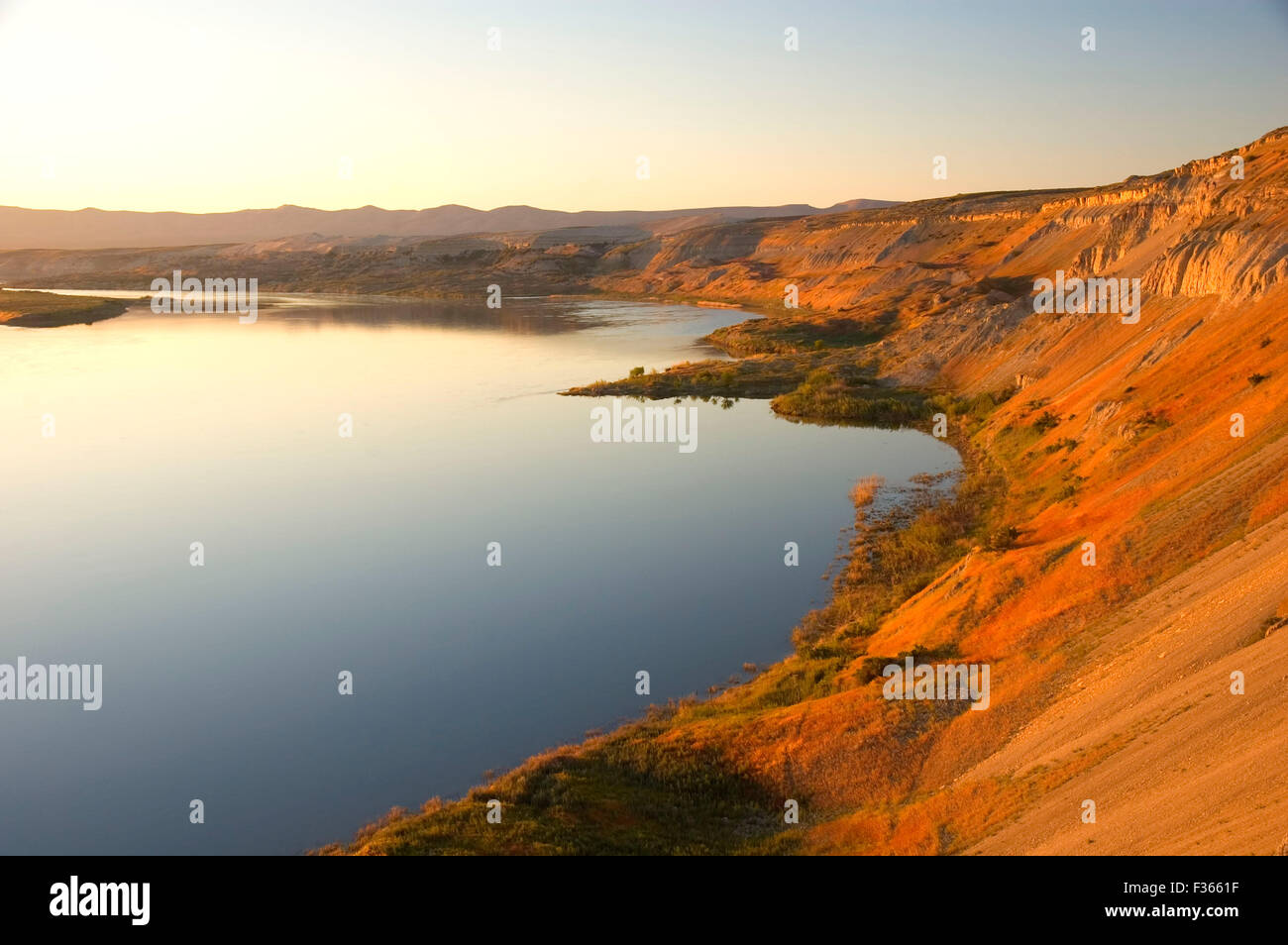 White Bluffs with Columbia River, Hanford Reach National Monument ...