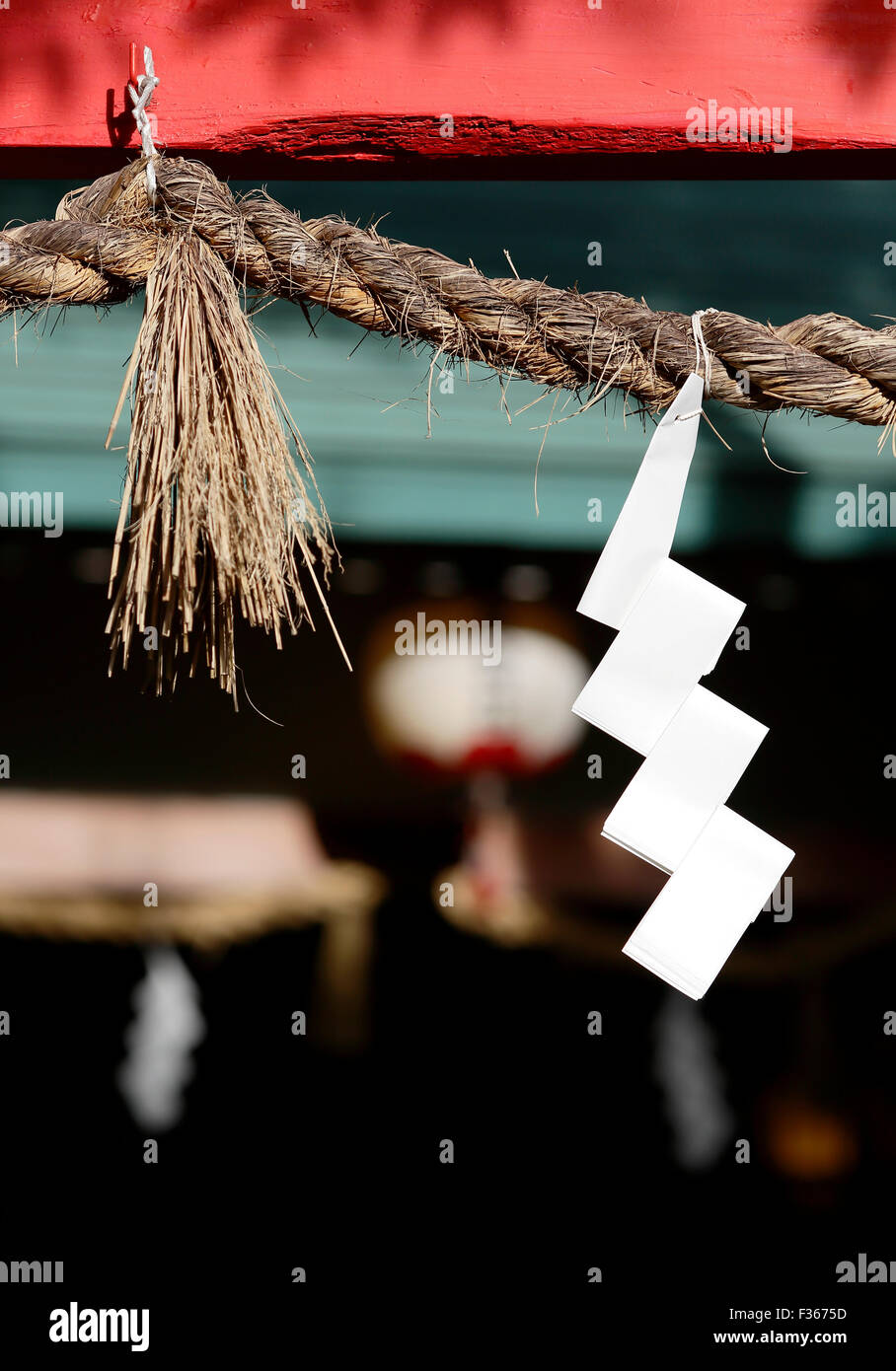 Shinto rope hi-res stock photography and images - Alamy