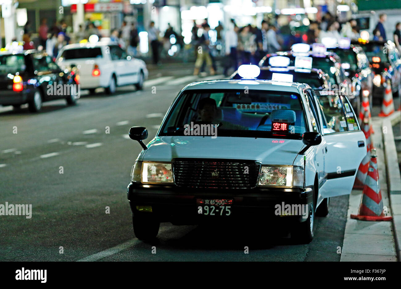 Parked taxis hi-res stock photography and images - Alamy