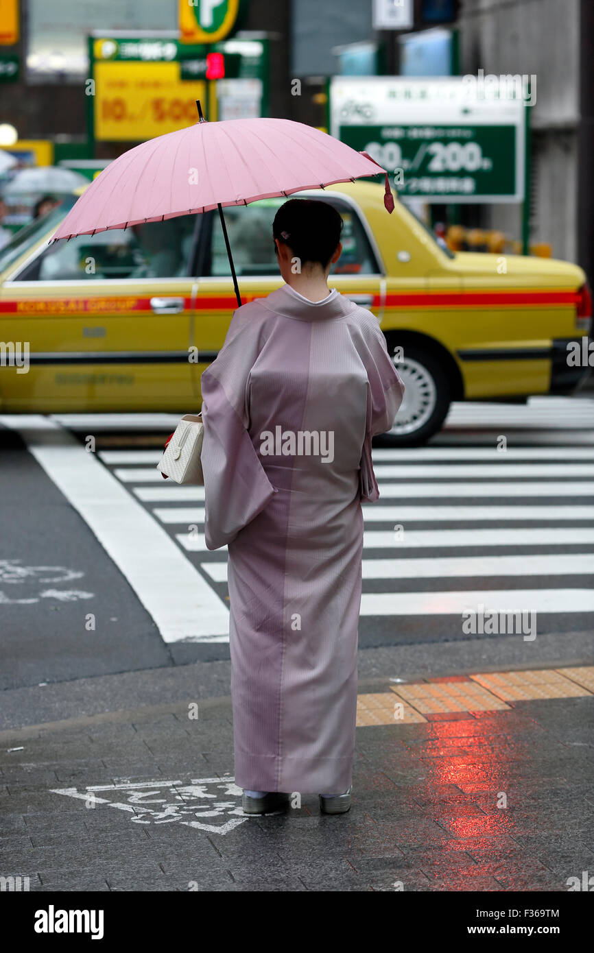 Japan ginza woman hi-res stock photography and images - Alamy
