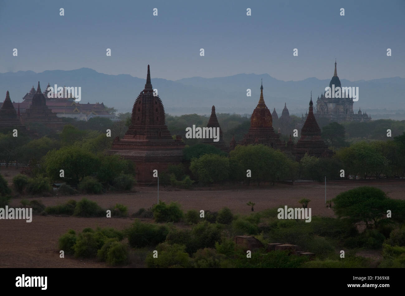 Bagan temples pagodas view myanmar hi-res stock photography and images ...