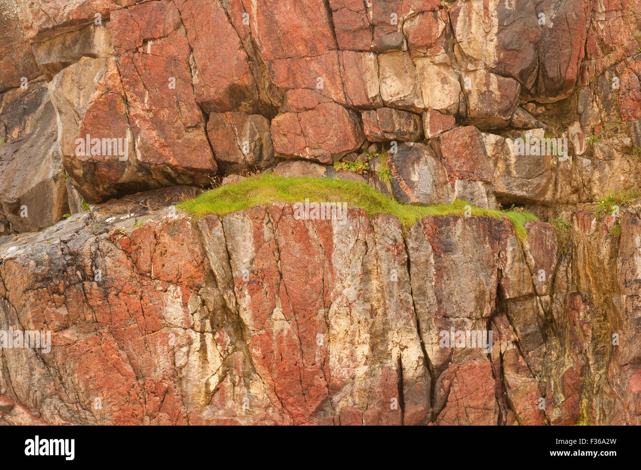 Lewisian gneiss rock hi-res stock photography and images - Alamy