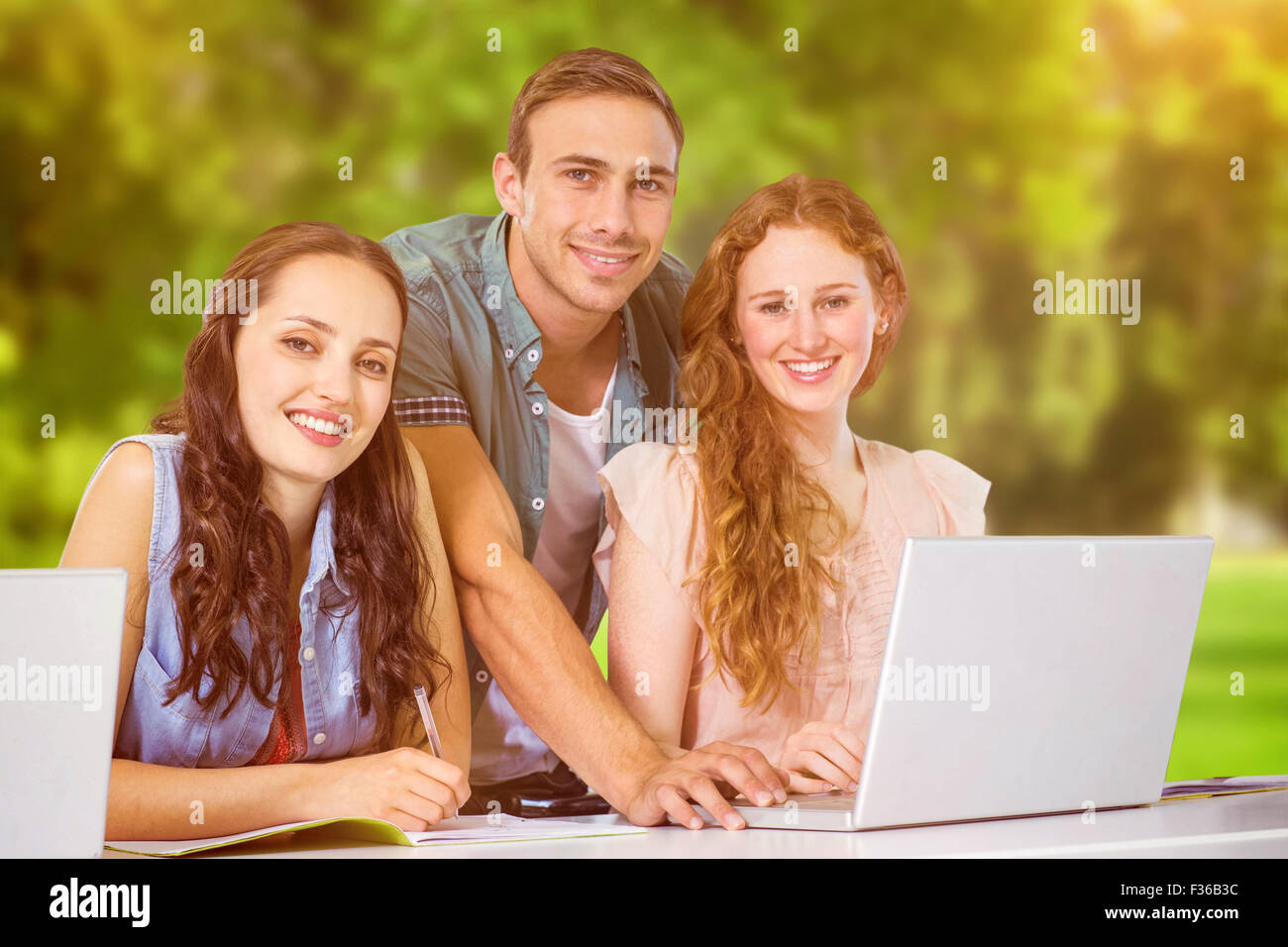 Student students using hi-res stock photography and images - Alamy