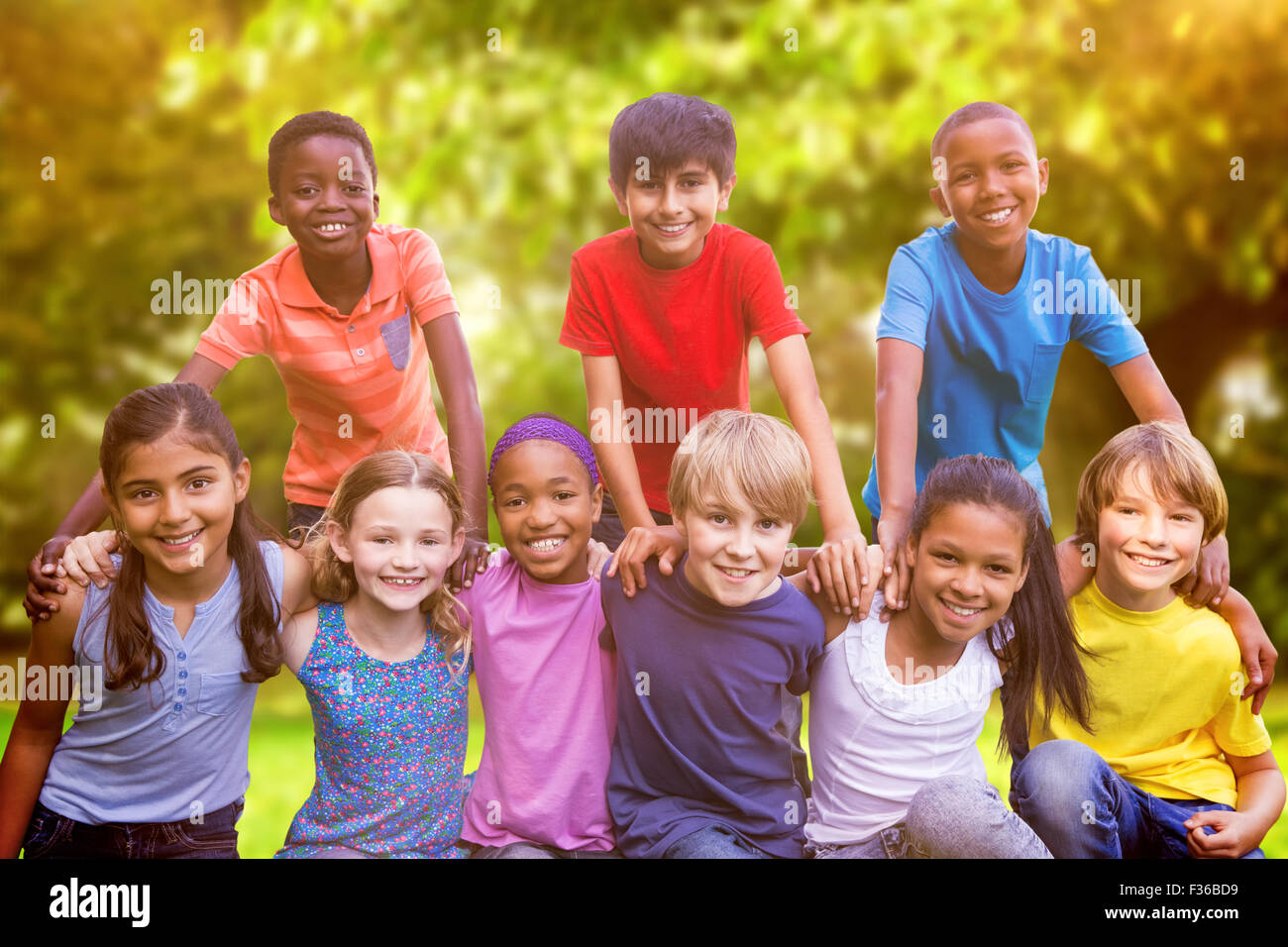 Child friends in sunshine hi-res stock photography and images - Alamy