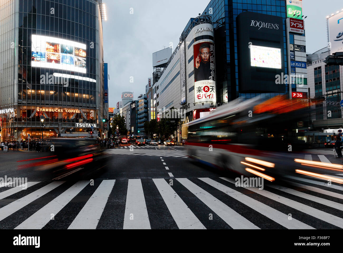 Tokyo Shibuya Crossing Stock Photo - Alamy